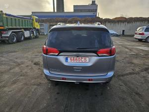 Pelēks Chrysler Pacifica 2020 Šilutė, ar dzinēja tilpumu 3.60 L un nobraukumu 174 tūkst. km par 16200 €, foto 5 vietnē AUTOMOTO.COM.LV