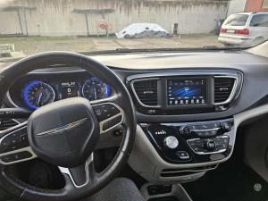 Pelēks Chrysler Pacifica 2020 Šilutė, ar dzinēja tilpumu 3.60 L un nobraukumu 174 tūkst. km par 16200 €, foto 11 vietnē AUTOMOTO.COM.LV