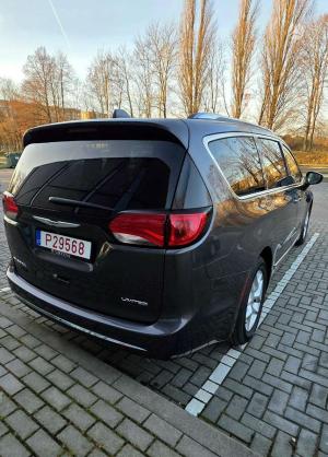 Grey Chrysler Pacifica 2020 in Klaipeda, with an engine capacity of 3.60 L and mileage of 210 thousand km for 16950 €, photo 6 on AUTOMOTO.COM.LV