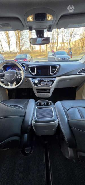 Grey Chrysler Pacifica 2020 in Klaipeda, with an engine capacity of 3.60 L and mileage of 210 thousand km for 16950 €, photo 11 on AUTOMOTO.COM.LV