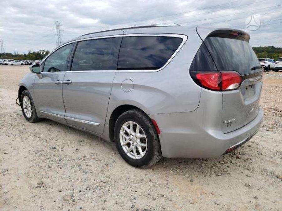 Grey Chrysler Pacifica 2020 in Kaunas, with an engine capacity of 3.60 L and mileage of 150 thousand km for 15999 €, photo 17 on AUTOMOTO.COM.LV