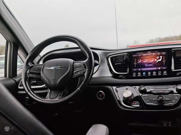 Серый Крайслер Пасифик 2020 в Вильнюс, объемом двигателя 3.60 л и пробегом 102 тыс. км за 27500 €, фото 4 на AUTOMOTO.COM.LV