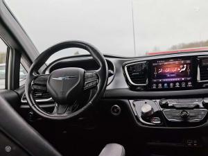 Pelēks Chrysler Pacifica 2020 Viļņa, ar dzinēja tilpumu 3.60 L un nobraukumu 102 tūkst. km par 27500 €, foto 5 vietnē AUTOMOTO.COM.LV