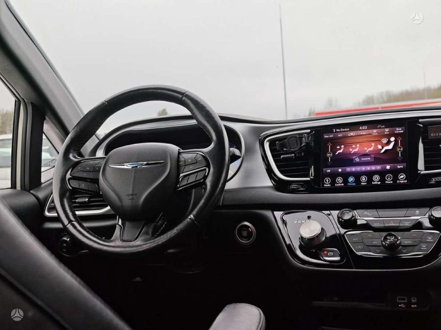 Pelēks Chrysler Pacifica 2020 Viļņa, ar dzinēja tilpumu 3.60 L un nobraukumu 102 tūkst. km par 27500 €, foto 5 vietnē AUTOMOTO.COM.LV