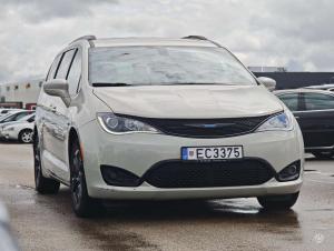 Pelēks Chrysler Pacifica 2020 Viļņa, ar dzinēja tilpumu 3.60 L un nobraukumu 102 tūkst. km par 27500 €, foto 6 vietnē AUTOMOTO.COM.LV