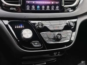 Pelēks Chrysler Pacifica 2020 Viļņa, ar dzinēja tilpumu 3.60 L un nobraukumu 102 tūkst. km par 27500 €, foto 13 vietnē AUTOMOTO.COM.LV