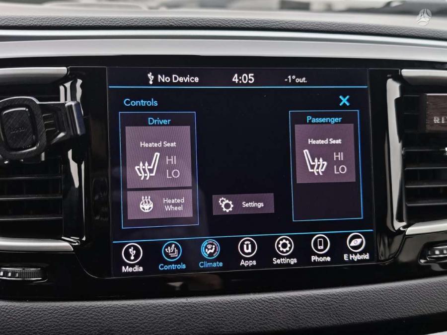 Pelēks Chrysler Pacifica 2020 Viļņa, ar dzinēja tilpumu 3.60 L un nobraukumu 102 tūkst. km par 27500 €, foto 16 vietnē AUTOMOTO.COM.LV