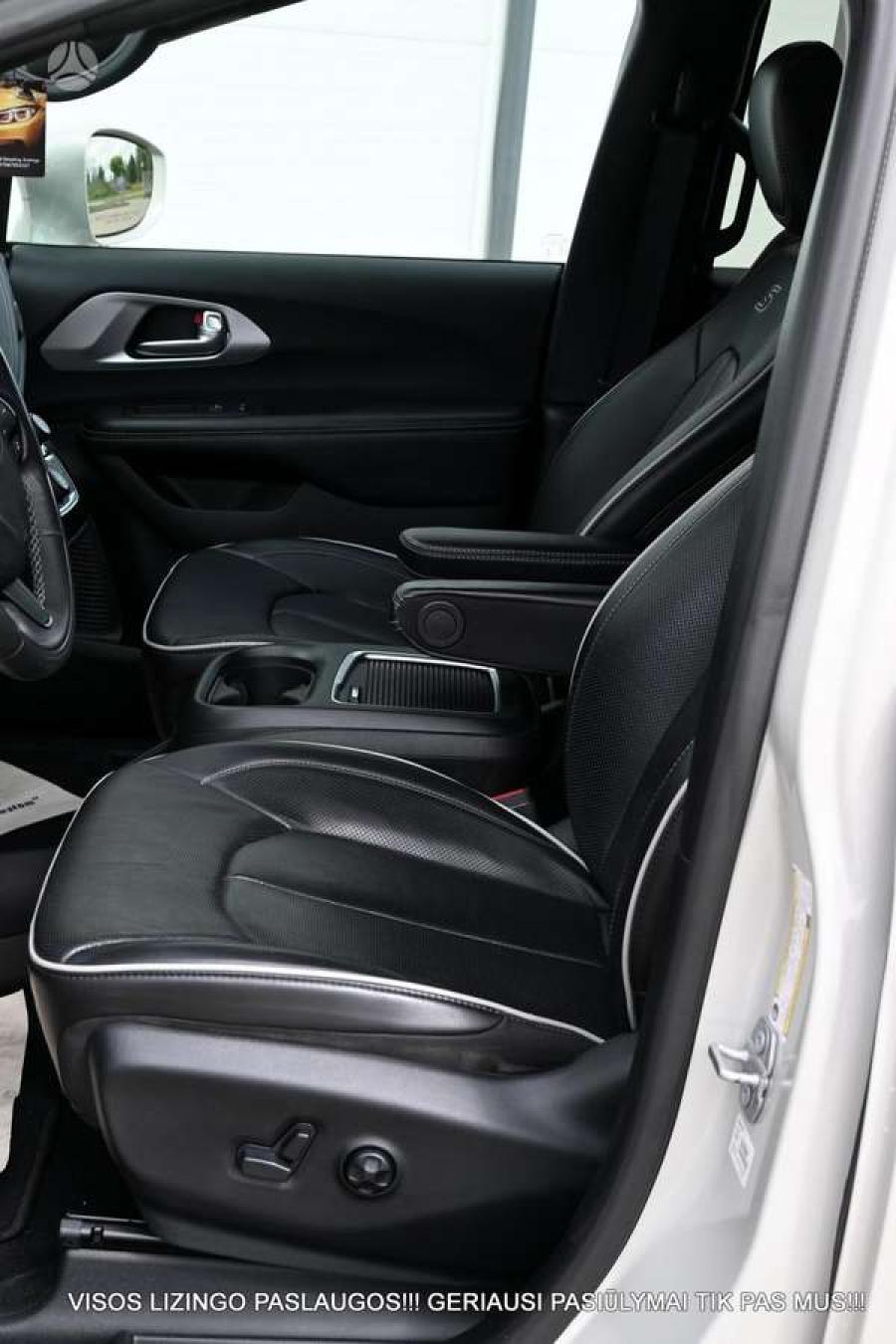 Pelēks Chrysler Pacifica 2020 Kretinga, ar dzinēja tilpumu 3.61 L un nobraukumu 84 tūkst. km par 24499 €, foto 25 vietnē AUTOMOTO.COM.LV