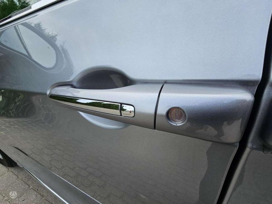 Grey Chrysler Pacifica 2020 in Kretinga, with an engine capacity of 3.60 L and mileage of 200 thousand km for 15799 €, photo 34 on AUTOMOTO.COM.LV