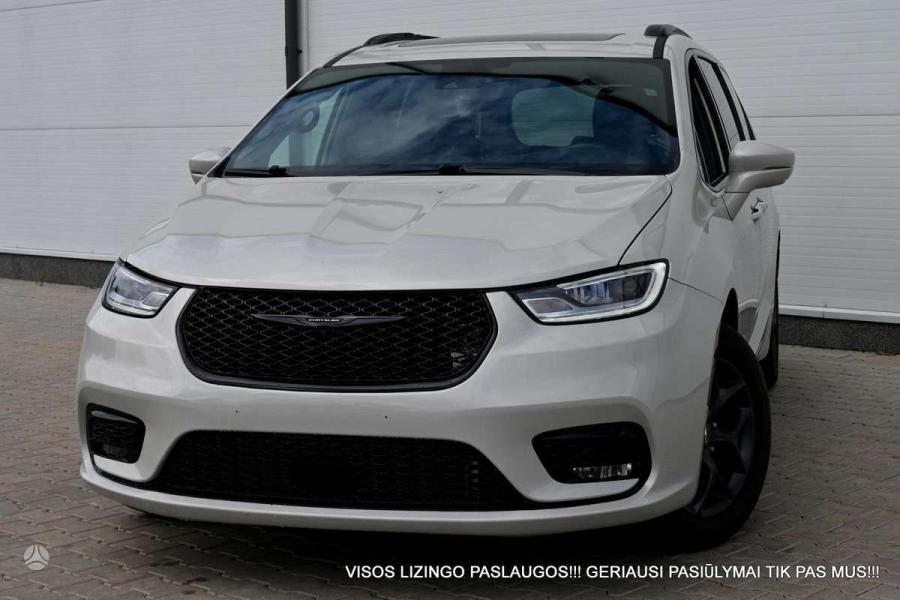 Grey Chrysler Pacifica 2020 in Kretinga, with an engine capacity of 3.61 L and mileage of 84 thousand km for 24499 €, photo 3 on AUTOMOTO.COM.LV