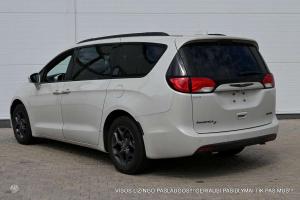 Grey Chrysler Pacifica 2020 in Kretinga, with an engine capacity of 3.61 L and mileage of 84 thousand km for 24499 €, photo 13 on AUTOMOTO.COM.LV