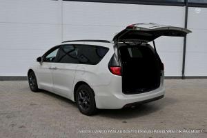 Grey Chrysler Pacifica 2020 in Kretinga, with an engine capacity of 3.61 L and mileage of 84 thousand km for 24499 €, photo 15 on AUTOMOTO.COM.LV