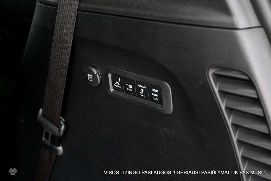 Grey Chrysler Pacifica 2020 in Kretinga, with an engine capacity of 3.61 L and mileage of 84 thousand km for 24499 €, photo 21 on AUTOMOTO.COM.LV