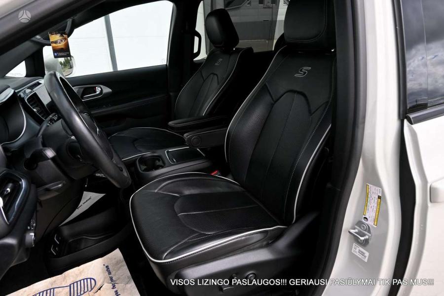 Grey Chrysler Pacifica 2020 in Kretinga, with an engine capacity of 3.61 L and mileage of 84 thousand km for 24499 €, photo 26 on AUTOMOTO.COM.LV