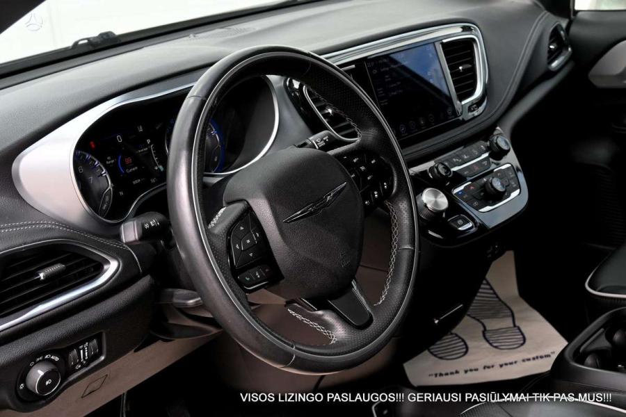 Grey Chrysler Pacifica 2020 in Kretinga, with an engine capacity of 3.61 L and mileage of 84 thousand km for 24499 €, photo 30 on AUTOMOTO.COM.LV