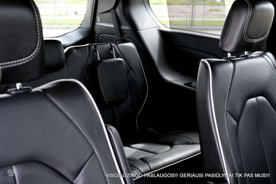 Grey Chrysler Pacifica 2020 in Kretinga, with an engine capacity of 3.61 L and mileage of 84 thousand km for 24499 €, photo 34 on AUTOMOTO.COM.LV