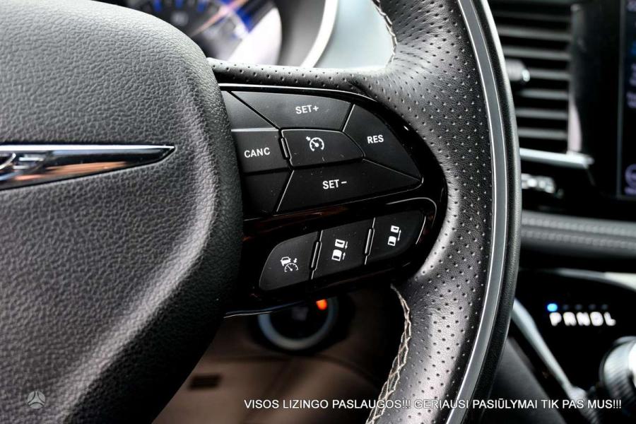 Grey Chrysler Pacifica 2020 in Kretinga, with an engine capacity of 3.61 L and mileage of 84 thousand km for 24499 €, photo 41 on AUTOMOTO.COM.LV