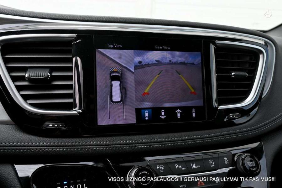 Grey Chrysler Pacifica 2020 in Kretinga, with an engine capacity of 3.61 L and mileage of 84 thousand km for 24499 €, photo 44 on AUTOMOTO.COM.LV