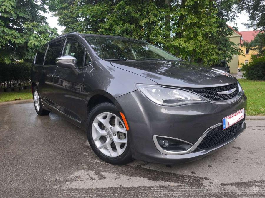 Grey Chrysler Pacifica 2020 in Klaipeda, with an engine capacity of 3.60 L and mileage of 140 thousand km for 16500 €, photo 7 on AUTOMOTO.COM.LV