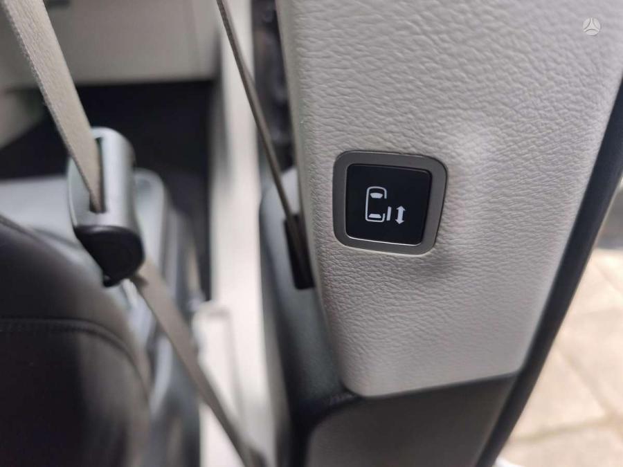 Grey Chrysler Pacifica 2020 in Klaipeda, with an engine capacity of 3.60 L and mileage of 140 thousand km for 16500 €, photo 18 on AUTOMOTO.COM.LV