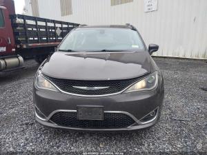Pelēks Chrysler Pacifica 2020 Telšiai, ar dzinēja tilpumu 3.61 L un nobraukumu 200 tūkst. km par 6800 €, foto  vietnē AUTOMOTO.COM.LV