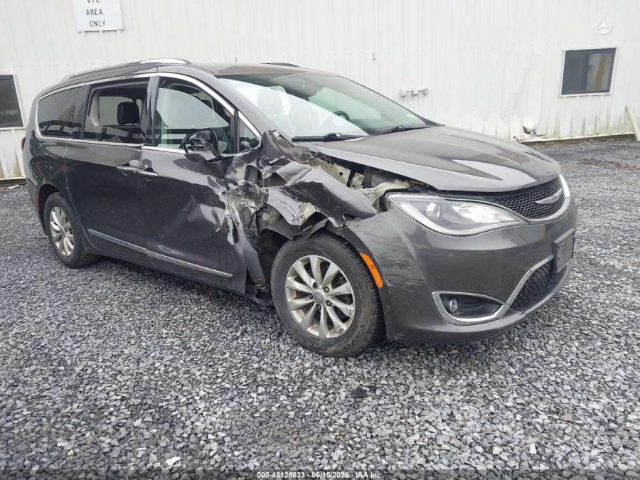 Pelēks Chrysler Pacifica 2020 Telšiai, ar dzinēja tilpumu 3.61 L un nobraukumu 200 tūkst. km par 6800 €, foto 3 vietnē AUTOMOTO.COM.LV