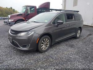 Pelēks Chrysler Pacifica 2020 Telšiai, ar dzinēja tilpumu 3.61 L un nobraukumu 200 tūkst. km par 6800 €, foto 4 vietnē AUTOMOTO.COM.LV