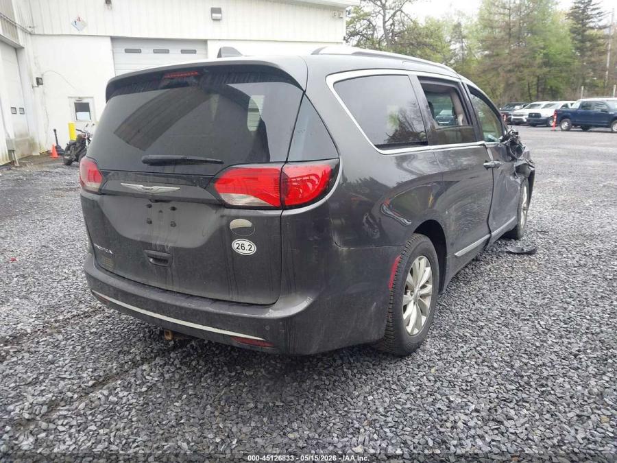 Pelēks Chrysler Pacifica 2020 Telšiai, ar dzinēja tilpumu 3.61 L un nobraukumu 200 tūkst. km par 6800 €, foto 6 vietnē AUTOMOTO.COM.LV