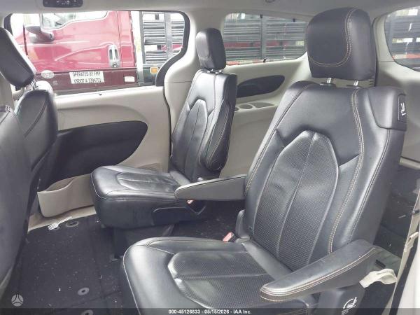Chrysler Pacifica 2020 in Telschi on AUTOMOTO.COM.LV Grey Chrysler Pacifica 2020 in Telschi, with an engine capacity of 3.61 L and mileage of 200 thousand km for 6800 €, photo 10 on AUTOMOTO.COM.LV