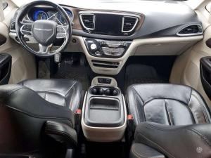 Pelēks Chrysler Pacifica 2020 Telšiai, ar dzinēja tilpumu 3.61 L un nobraukumu 200 tūkst. km par 6800 €, foto 17 vietnē AUTOMOTO.COM.LV
