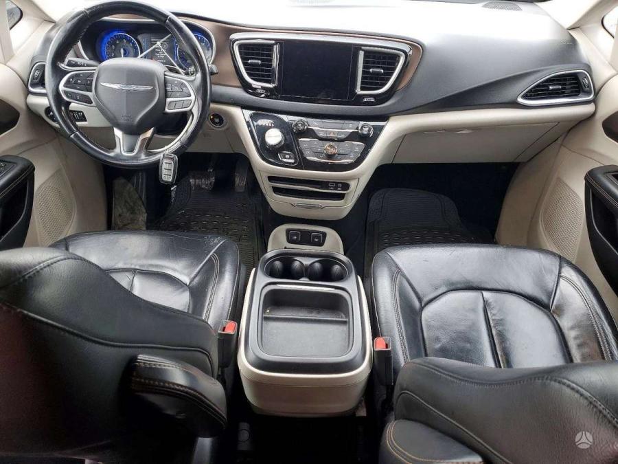 Pelēks Chrysler Pacifica 2020 Telšiai, ar dzinēja tilpumu 3.61 L un nobraukumu 200 tūkst. km par 6800 €, foto 17 vietnē AUTOMOTO.COM.LV