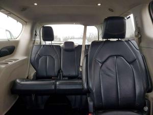 Pelēks Chrysler Pacifica 2020 Telšiai, ar dzinēja tilpumu 3.61 L un nobraukumu 200 tūkst. km par 6800 €, foto 22 vietnē AUTOMOTO.COM.LV