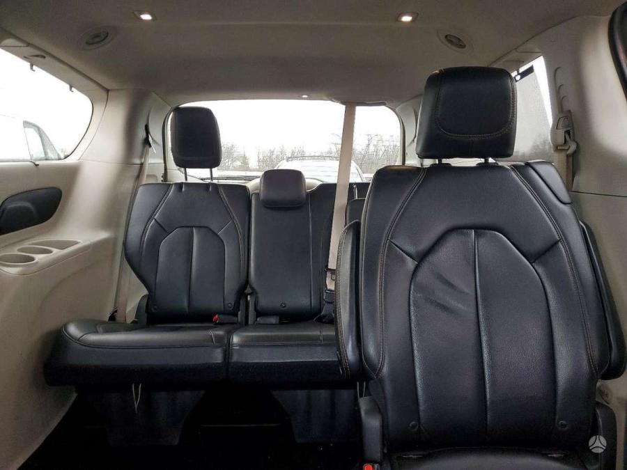 Pelēks Chrysler Pacifica 2020 Telšiai, ar dzinēja tilpumu 3.61 L un nobraukumu 200 tūkst. km par 6800 €, foto 22 vietnē AUTOMOTO.COM.LV