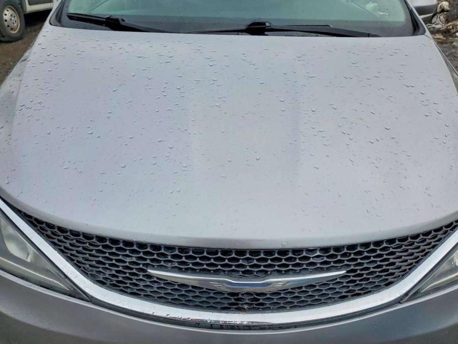 Pelēks Chrysler Pacifica 2020 Telšiai, ar dzinēja tilpumu 3.61 L un nobraukumu 200 tūkst. km par 6800 €, foto 23 vietnē AUTOMOTO.COM.LV
