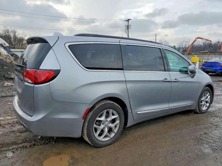 Pelēks Chrysler Pacifica 2020 Telšiai, ar dzinēja tilpumu 3.61 L un nobraukumu 200 tūkst. km par 6800 €, foto 24 vietnē AUTOMOTO.COM.LV