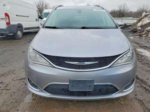Pelēks Chrysler Pacifica 2020 Telšiai, ar dzinēja tilpumu 3.61 L un nobraukumu 200 tūkst. km par 6800 €, foto 26 vietnē AUTOMOTO.COM.LV