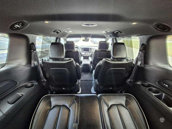 Grey Chrysler Pacifica 2021 in Siauliai, with an engine capacity of 3.61 L and mileage of 39 thousand km for 39000 €, photo 11 on AUTOMOTO.COM.LV