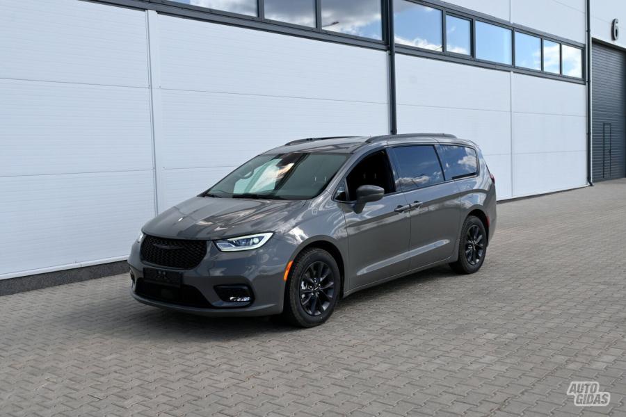Grey Chrysler Pacifica 2021 in Kretinga, with an engine capacity of 3.60 L and mileage of 63 thousand km for 25499 €, photo 14 on AUTOMOTO.COM.LV