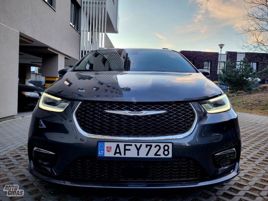 Pelēks Chrysler Pacifica 2021 Viļņa, ar dzinēja tilpumu 3.60 L un nobraukumu 161 tūkst. km par 19500 €, foto 4 vietnē AUTOMOTO.COM.LV