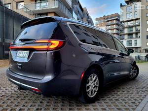 Pelēks Chrysler Pacifica 2021 Viļņa, ar dzinēja tilpumu 3.60 L un nobraukumu 161 tūkst. km par 19500 €, foto 10 vietnē AUTOMOTO.COM.LV