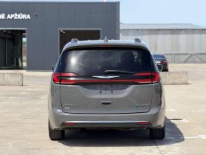 Pelēks Chrysler Pacifica 2021 Šauļi, ar dzinēja tilpumu 3.61 L un nobraukumu 138 tūkst. km par 15500 €, foto 6 vietnē AUTOMOTO.COM.LV