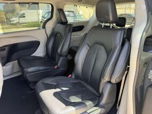 Pelēks Chrysler Pacifica 2021 Šauļi, ar dzinēja tilpumu 3.61 L un nobraukumu 138 tūkst. km par 15500 €, foto 19 vietnē AUTOMOTO.COM.LV