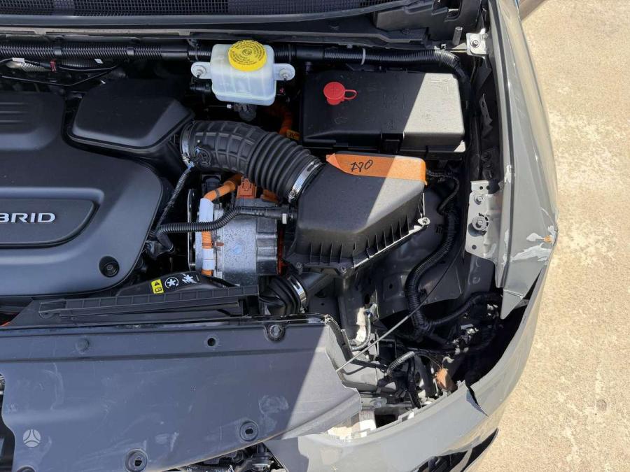 Pelēks Chrysler Pacifica 2021 Šauļi, ar dzinēja tilpumu 3.61 L un nobraukumu 138 tūkst. km par 15500 €, foto 21 vietnē AUTOMOTO.COM.LV