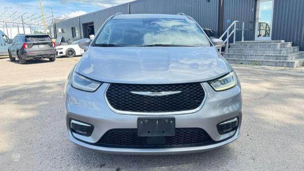 Pelēks Chrysler Pacifica 2021 Ukmergė, ar dzinēja tilpumu 3.61 L un nobraukumu 146 tūkst. km par 12999 €, foto 2 vietnē AUTOMOTO.COM.LV