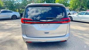 Pelēks Chrysler Pacifica 2021 Ukmergė, ar dzinēja tilpumu 3.61 L un nobraukumu 146 tūkst. km par 12999 €, foto 7 vietnē AUTOMOTO.COM.LV
