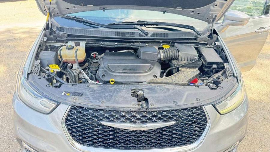 Pelēks Chrysler Pacifica 2021 Ukmergė, ar dzinēja tilpumu 3.61 L un nobraukumu 146 tūkst. km par 12999 €, foto 10 vietnē AUTOMOTO.COM.LV