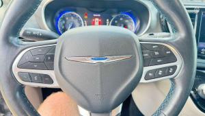 Pelēks Chrysler Pacifica 2021 Ukmergė, ar dzinēja tilpumu 3.61 L un nobraukumu 146 tūkst. km par 12999 €, foto 13 vietnē AUTOMOTO.COM.LV