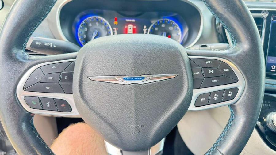 Pelēks Chrysler Pacifica 2021 Ukmergė, ar dzinēja tilpumu 3.61 L un nobraukumu 146 tūkst. km par 12999 €, foto 13 vietnē AUTOMOTO.COM.LV