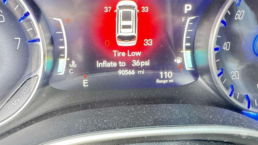 Pelēks Chrysler Pacifica 2021 Ukmergė, ar dzinēja tilpumu 3.61 L un nobraukumu 146 tūkst. km par 12999 €, foto 14 vietnē AUTOMOTO.COM.LV