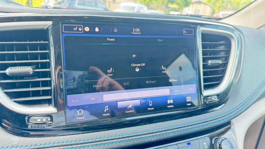 Pelēks Chrysler Pacifica 2021 Ukmergė, ar dzinēja tilpumu 3.61 L un nobraukumu 146 tūkst. km par 12999 €, foto 15 vietnē AUTOMOTO.COM.LV